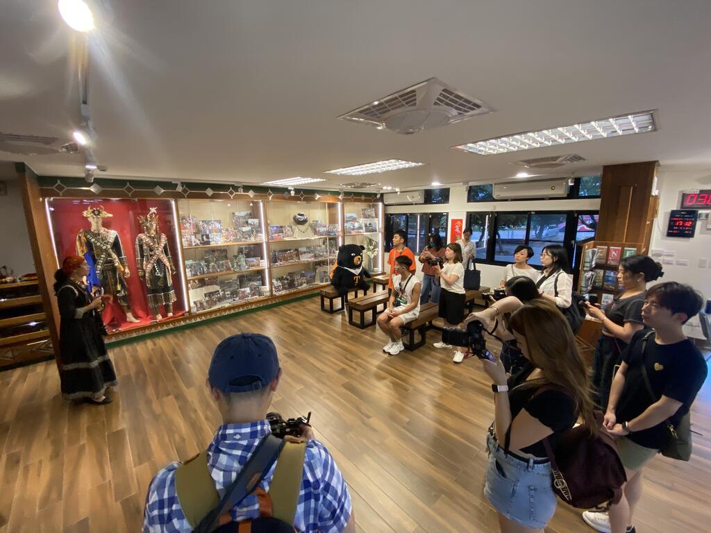 The Rinari tribe in Maolin National Scenic Area amazed the visiting ...