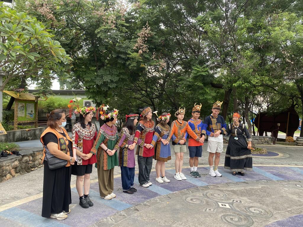 The Rinari tribe in Maolin National Scenic Area amazed the visiting ...